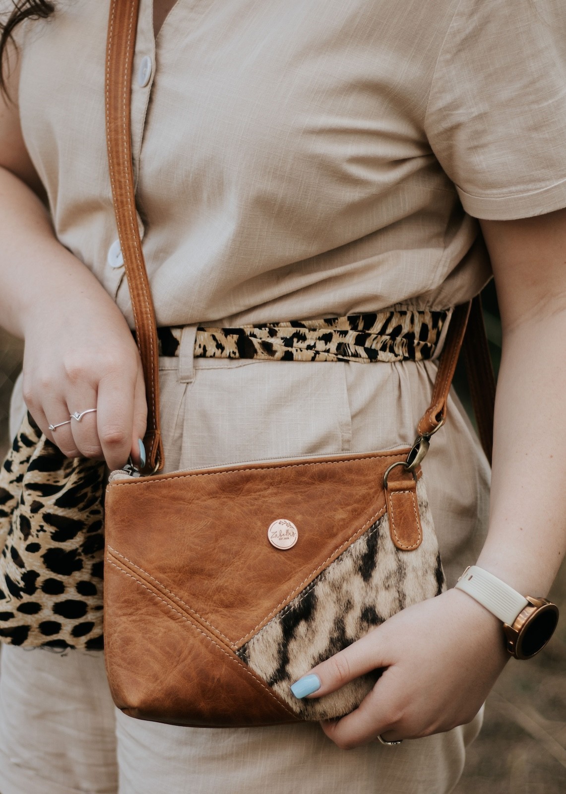 The Izelle Animal Square Sling bag - Zabellas