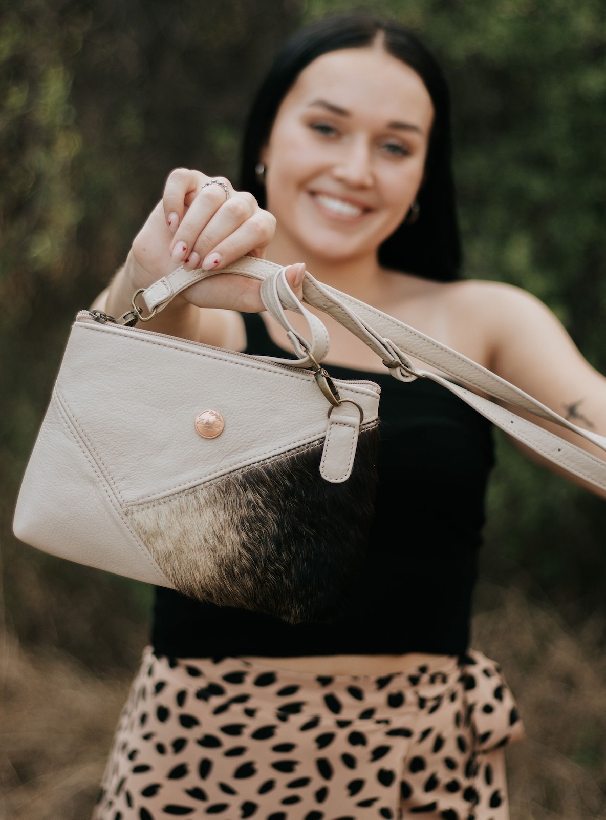 The Izelle Animal Square Sling bag - Zabellas